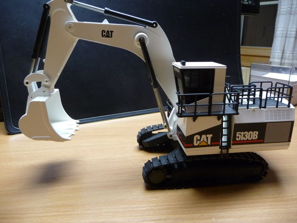 Caterpillar Bagger Modell (Gebraucht) in Madiswil für CHF 102 – nur ...