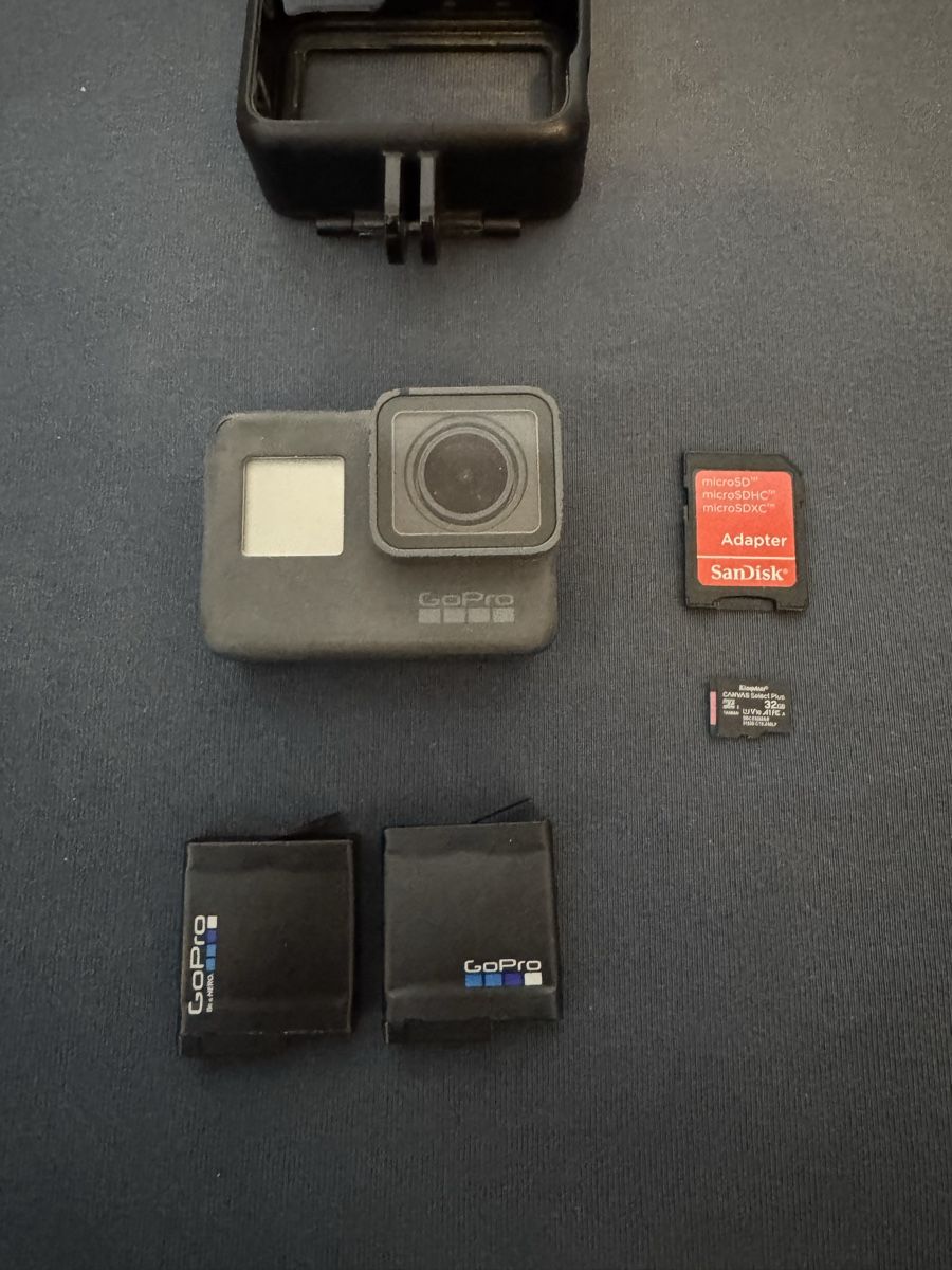 GoPro Hero 5 inkl. 2 Akkus, Case und 32GB SD Karte (Gebraucht) in ...