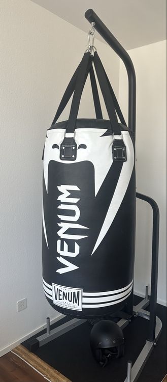 Venum Boxsack mit Ständer - Top Zustand für dein Training! (Neu (gemäss ...