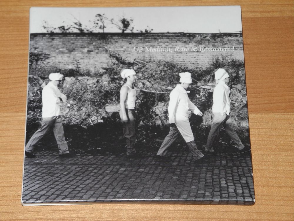 U2: MEDIUM, RARE & REMASTERED - POSTER - 2 CDs - PROMO (Neu (gemäss ...