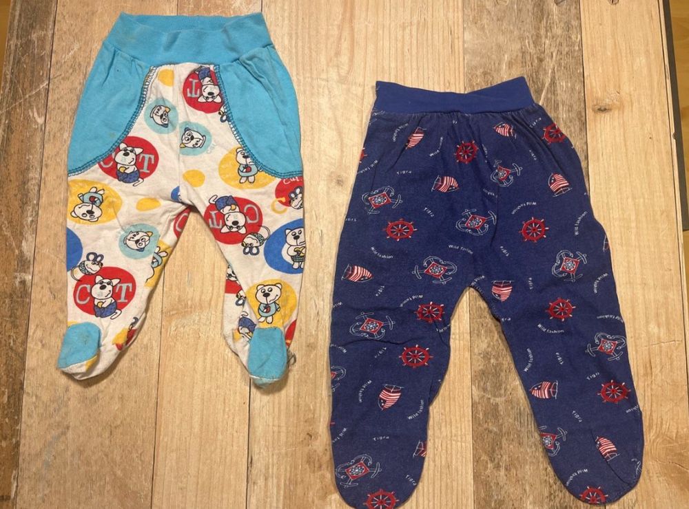 2 Stk. Baby Hosen mit Füssen, Grösse ca 62/68 (Gebraucht) in Kaisten ...