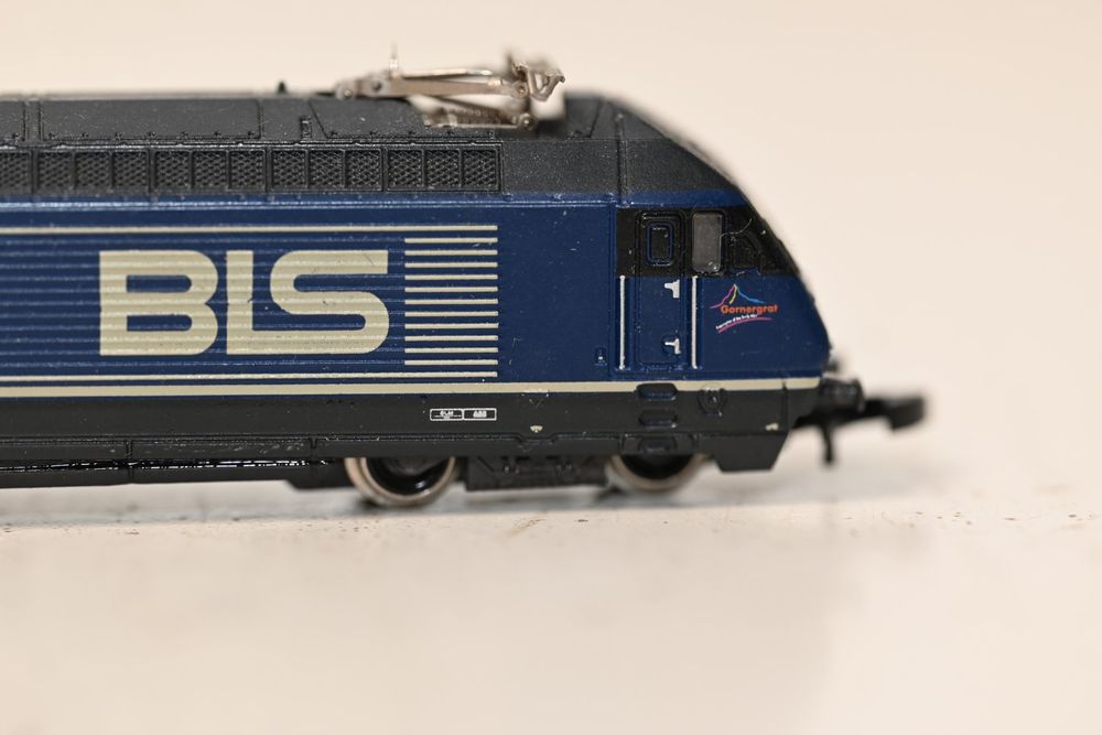 Re 465 BLS Märklin 88448 Spur Z mit OVP , läuft (Gebraucht) in Laupen ...