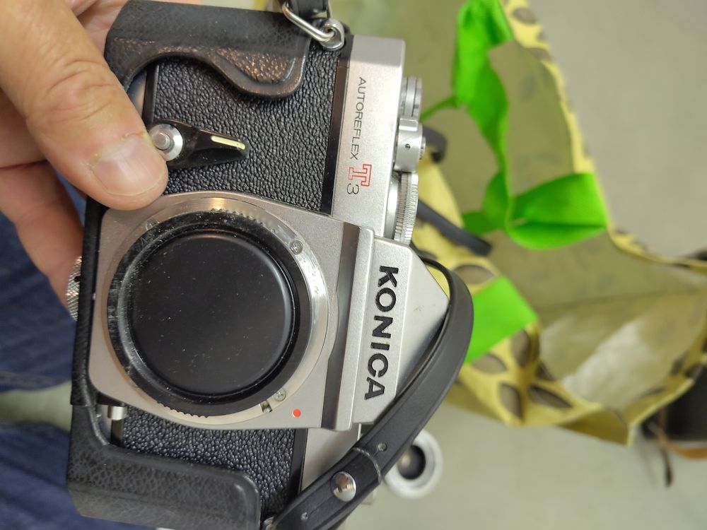 Konica Autoreflex T3 mit Zubehör (Gebraucht) in Visp für CHF 56 – mit ...