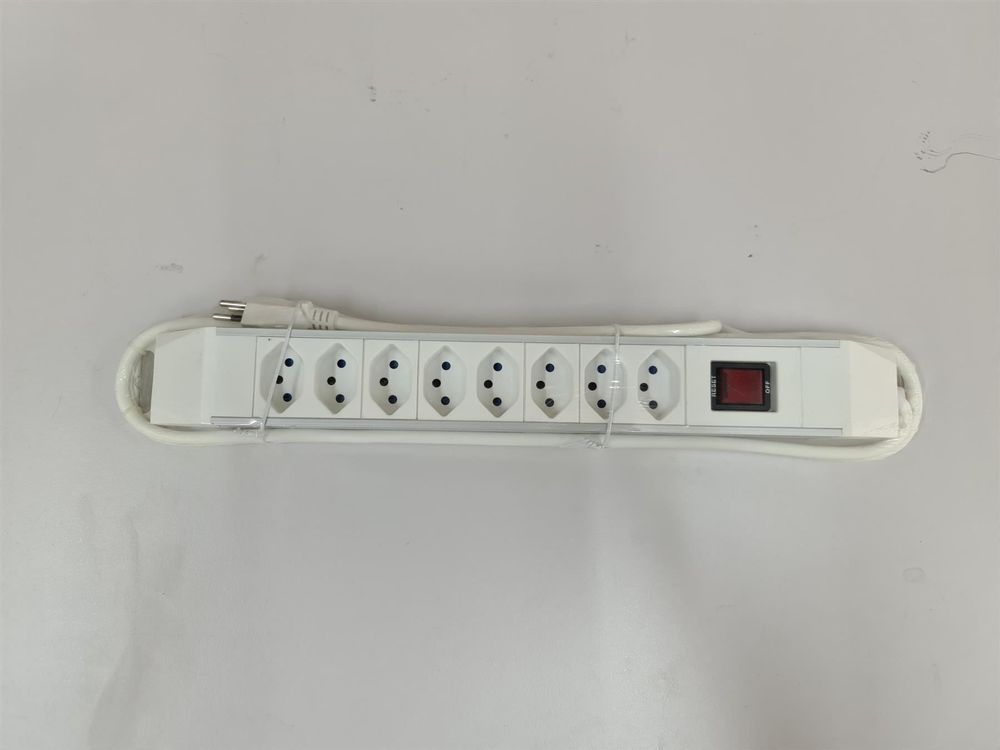 neue Steckdosenleiste 8er von Power Xtra (Neu und originalverpackt) in Krinau für CHF 5 – mit ...