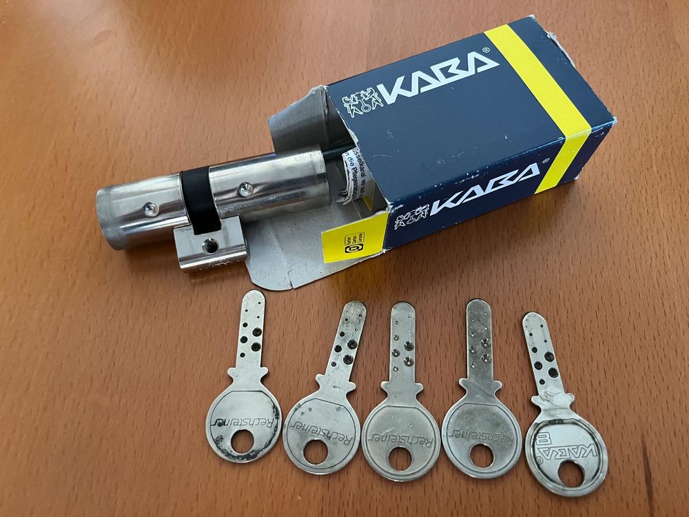 Kaba 8 Schloss mit 5 Schlüsseln (Gebraucht) in Liestal für CHF 15 – mit Lieferung auf Ricardo kaufen