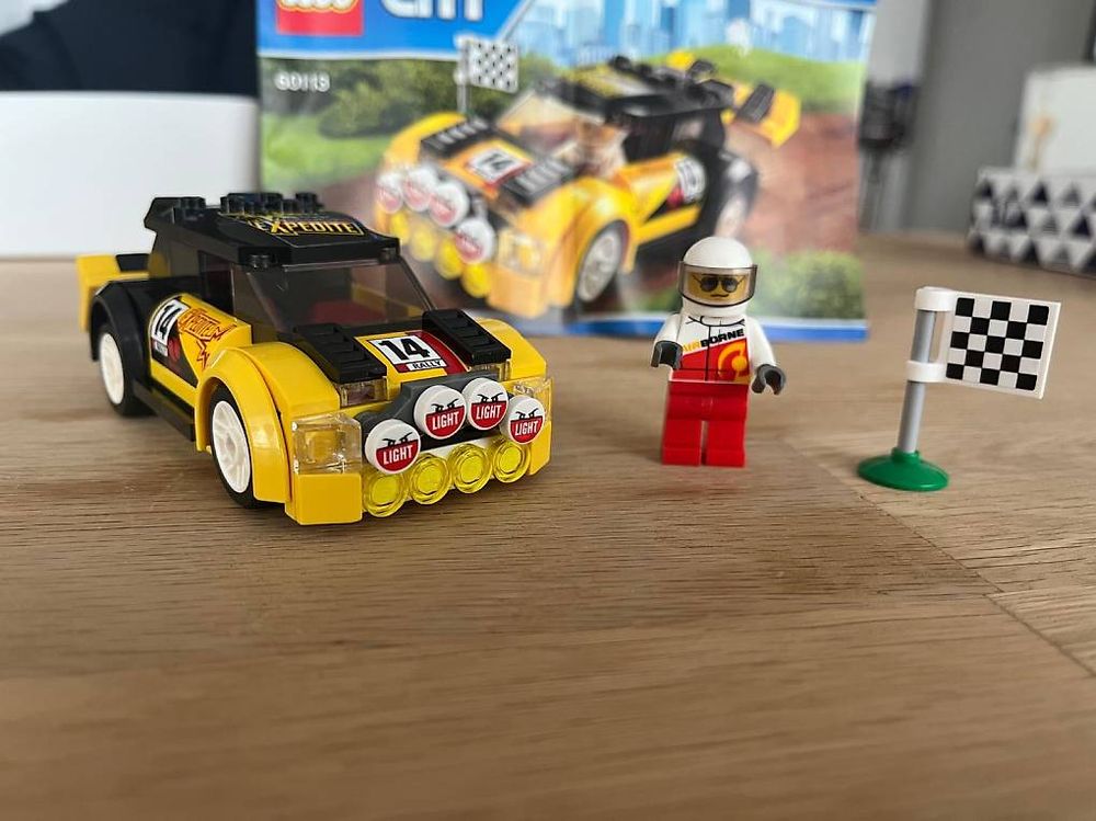 LEGO City - Rallyeauto (60113) (Gebraucht) in Zürich für CHF 24 – nur ...
