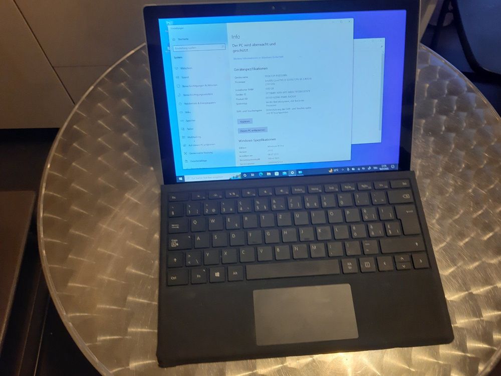 Surface Pro4 mit Typecover, win10, Dockstation, 2x Ladegerät (Gebraucht) in Bremgarten b. Bern ...