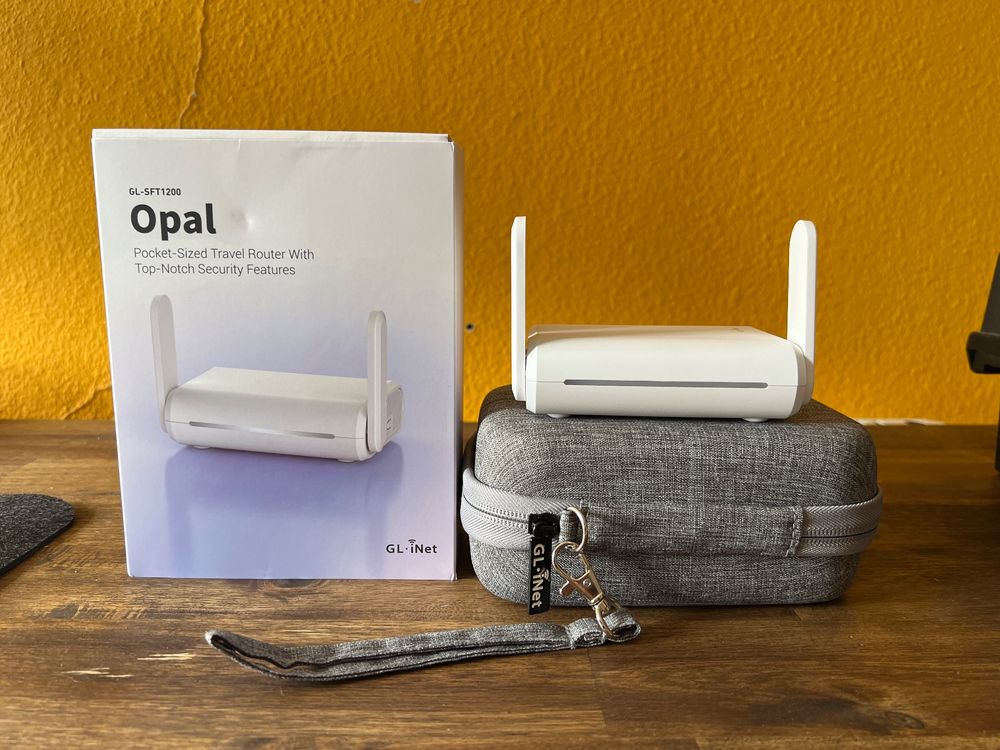 Opal (GL-SFT1200) Wireless Travel Router (Neu (gemäss Beschreibung)) in ...