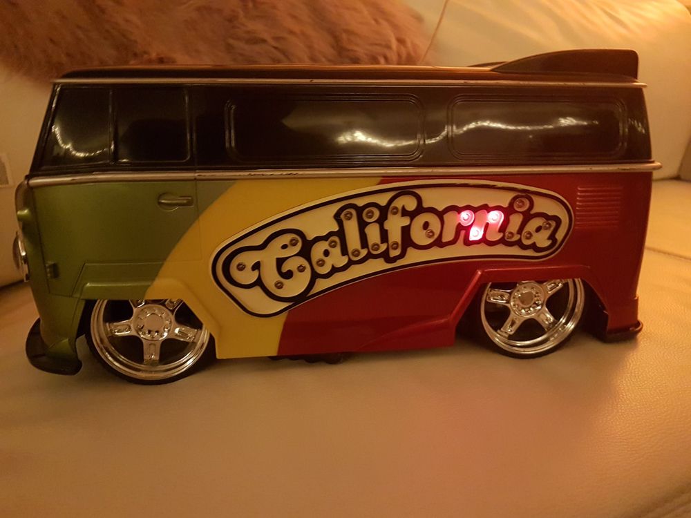 VW Bus T1 RC mit Beleuchtung (Defekt) in Uster für CHF 98.95 – nur ...