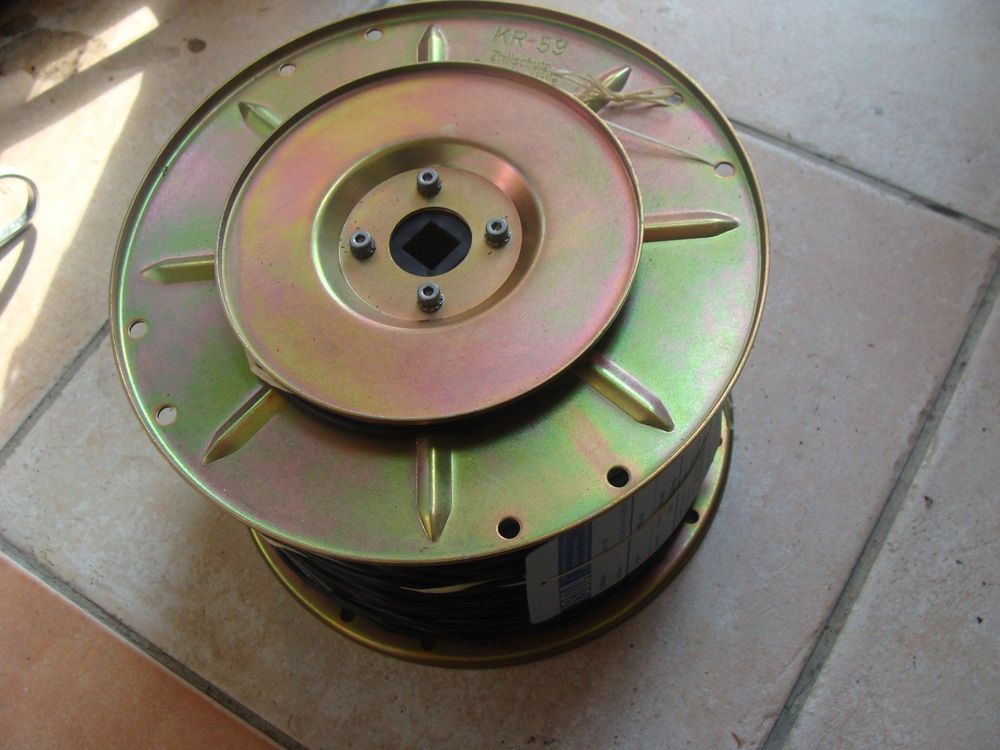 Bobine de 200 m. fil téléphonique (Neu und originalverpackt) in Cuarny ...