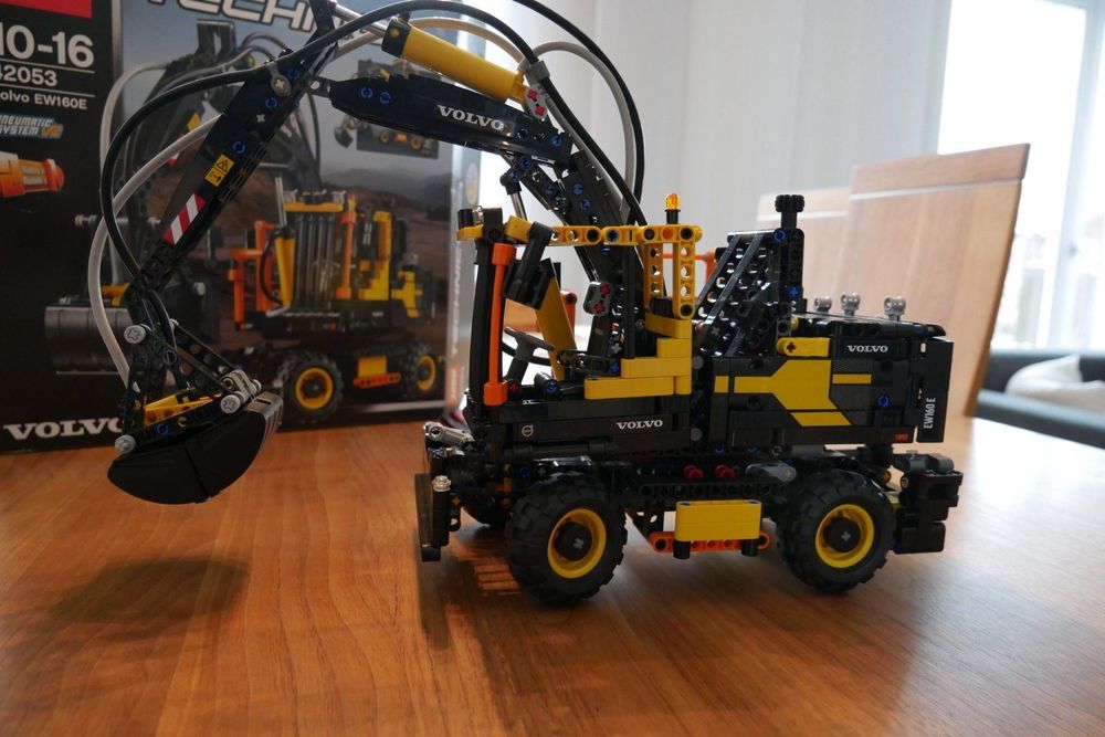 42053 LEGO Technic Volvo EW160E Bagger | Kaufen auf Ricardo