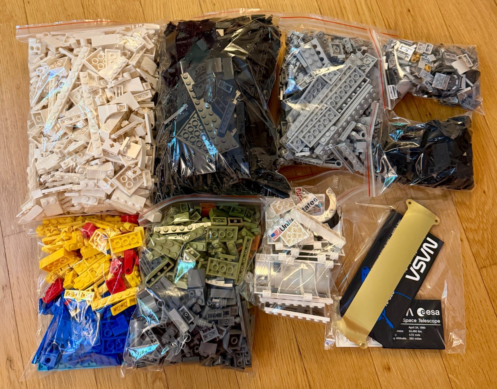 Lego Creator 10283 - NASA Space Shuttle Discovery (Gebraucht) in ...