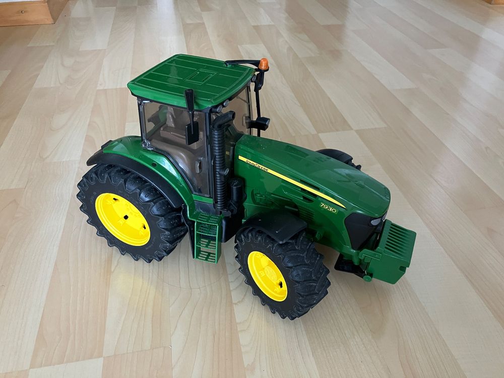 John Deere Kinder Bruder Spielzeug Traktor grün (Gebraucht) in Burgdorf ...