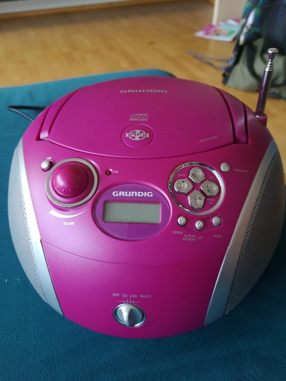 Grundig Radio/CD-Player pink | Kaufen auf Ricardo