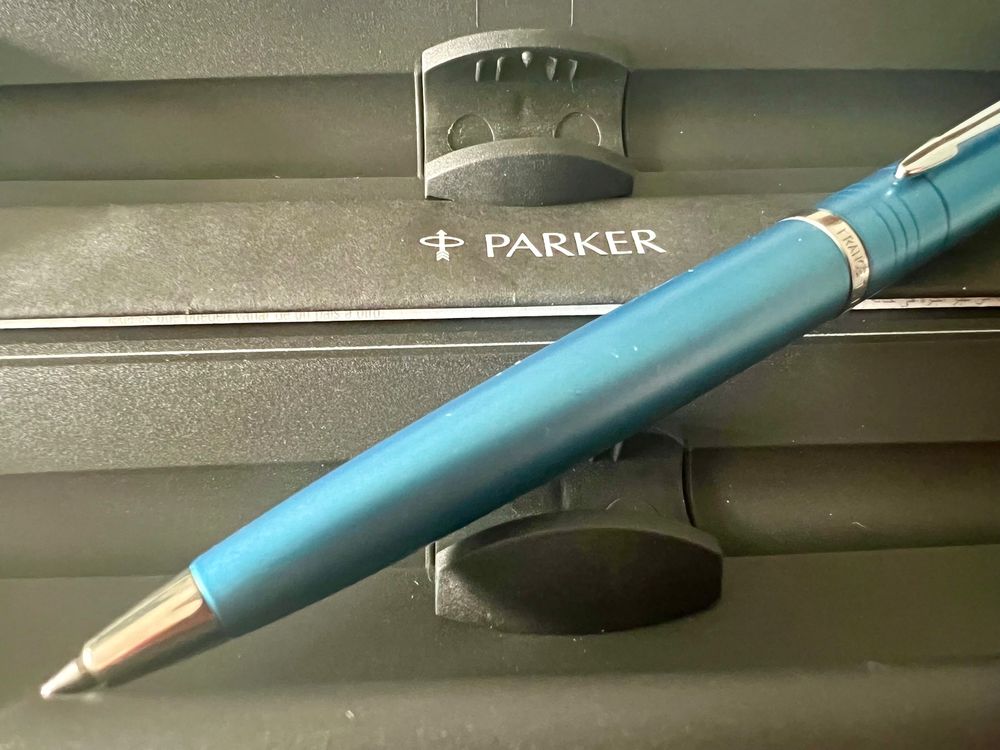 PARKER Stylo-Bille anodisé „France T II“, avec box original (Neuf avec ...
