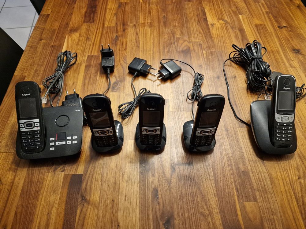 Gigaset Hauptstation mit 3 zusätzlichen Stationen (Gebraucht) in für ...