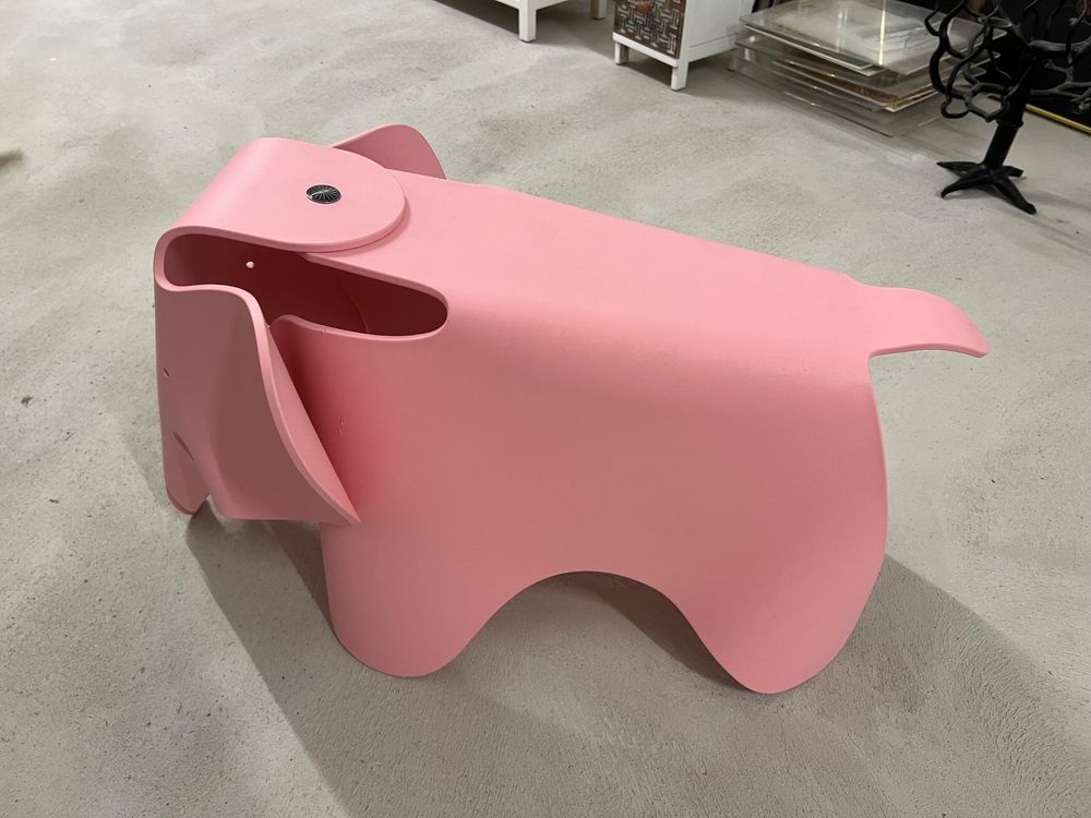 Eames Vitra Elephant (Gebraucht) in Hinteregg für CHF 129 – nur ...