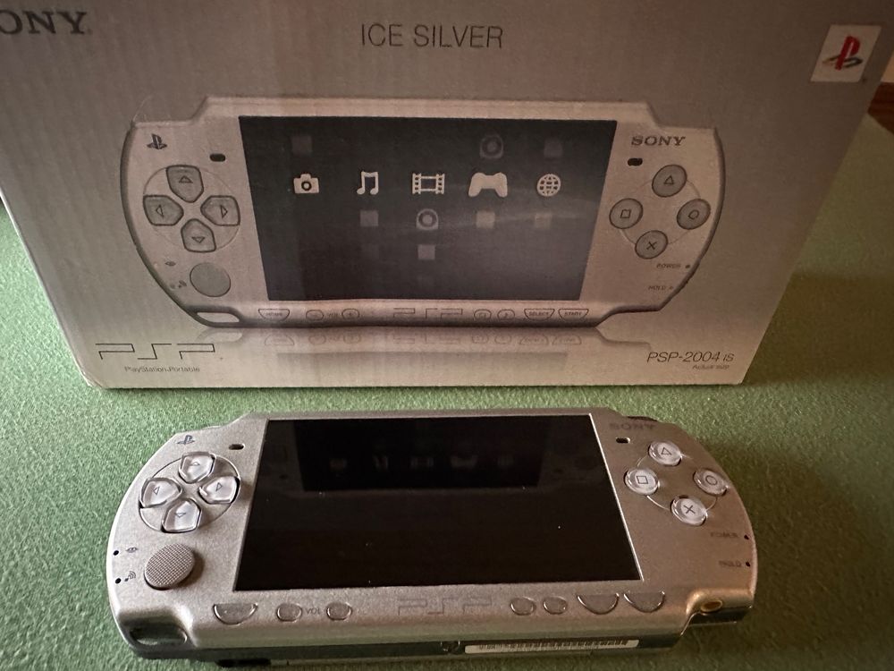 PSP SLIM 2004 - Wie NEU - inkl. Spiel | Kaufen auf Ricardo