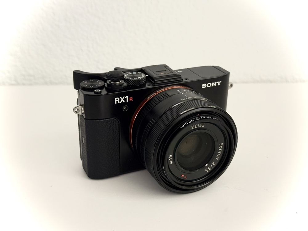 Sony RX1R II Profi Kompaktkamera mit viel Zubehör | Kaufen auf Ricardo