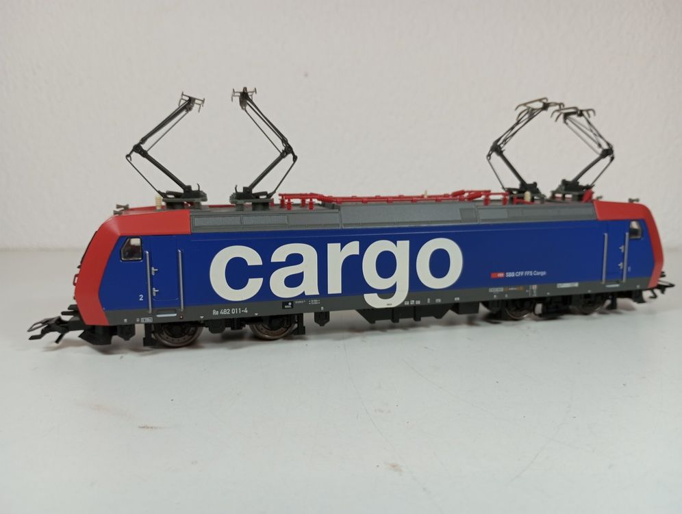 TRIX H0: Lokomotive Re 482 "Cargo" SBB CFF (Gebraucht) in Fontaines NE ...