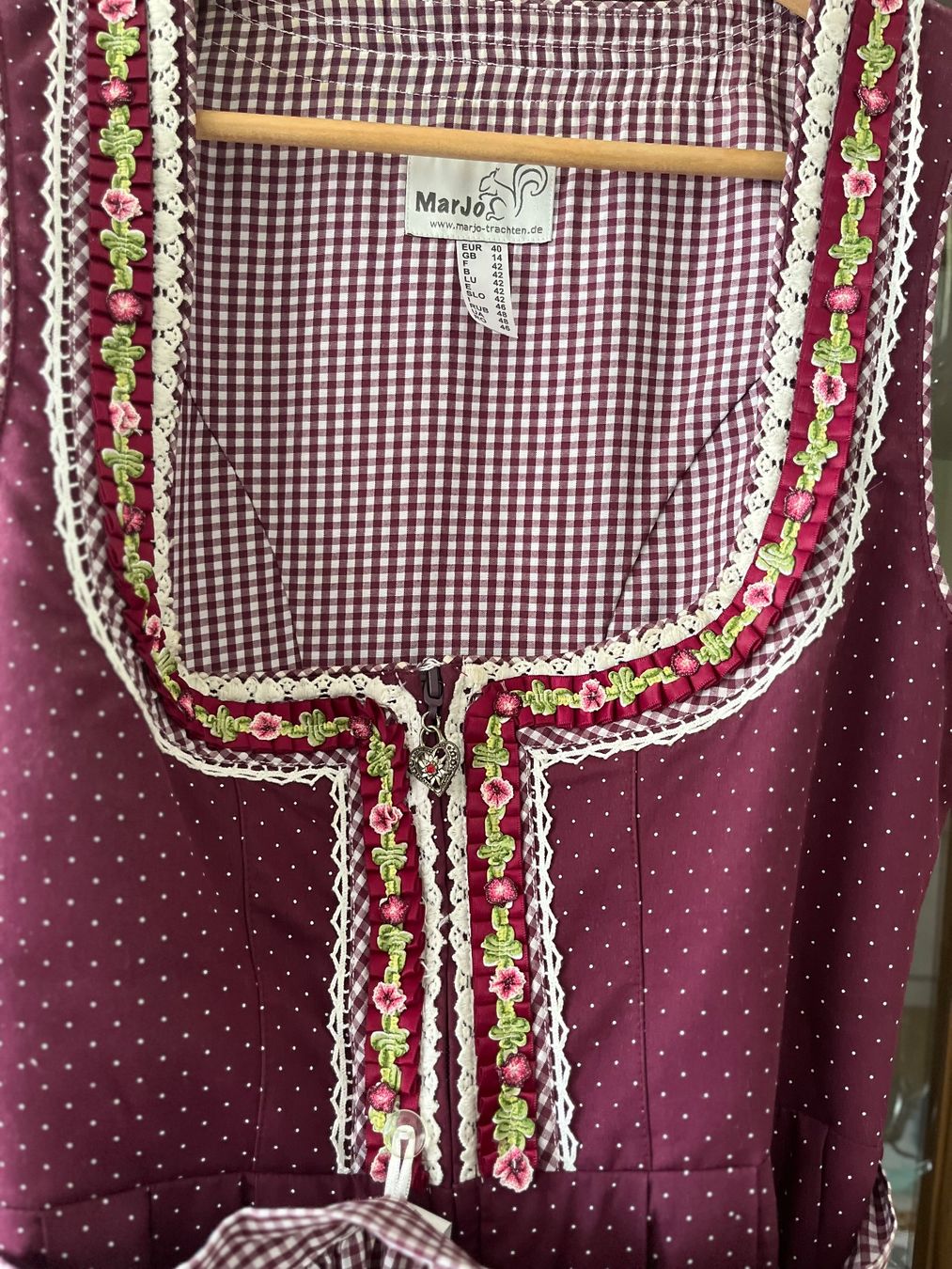 Marjo Dirndl Grösse 40 (Gebraucht) in Untervaz für CHF 40 – mit Lieferung auf Ricardo kaufen