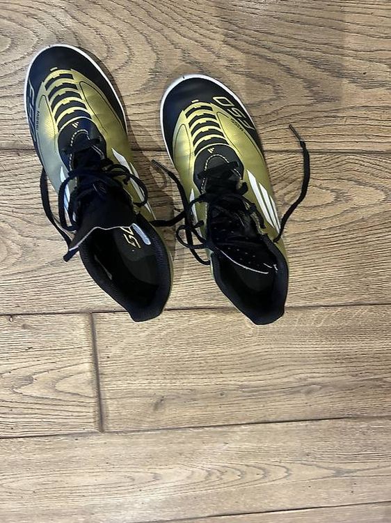 Baskets adidas Messi de gym foot en salle 36 (D'occasion) à Corbières ...