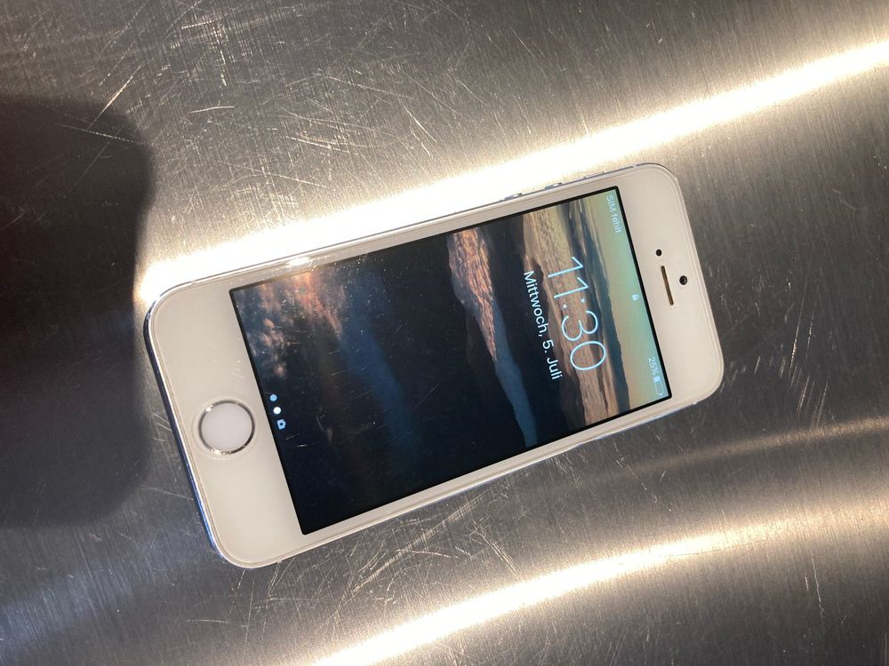 Apple iPhone 5s A1457 32GB Silber/Weiss | Kaufen auf Ricardo