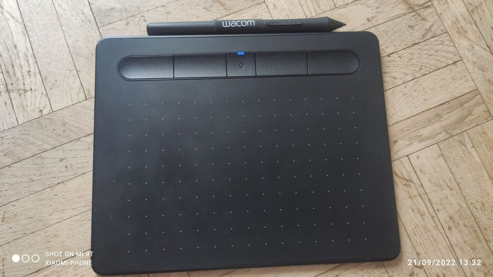 Wacom Intuos (Small / Bluetooth) | Kaufen auf Ricardo