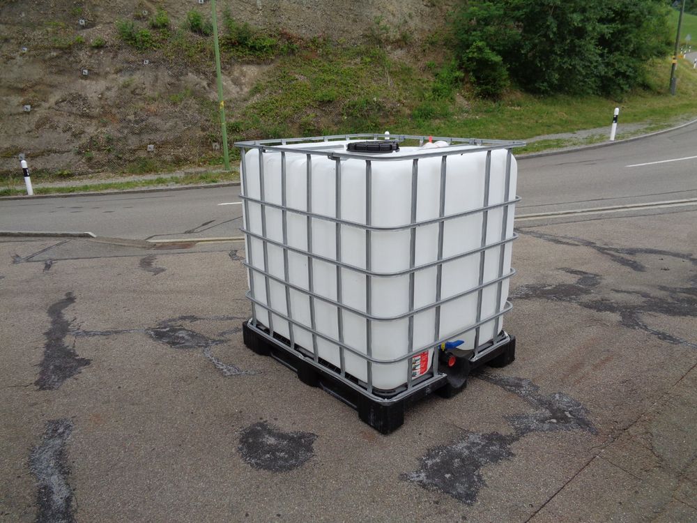Regenwassertank, 1000 Liter, mit Kunststoffpalett, gereinigt (Gebraucht ...