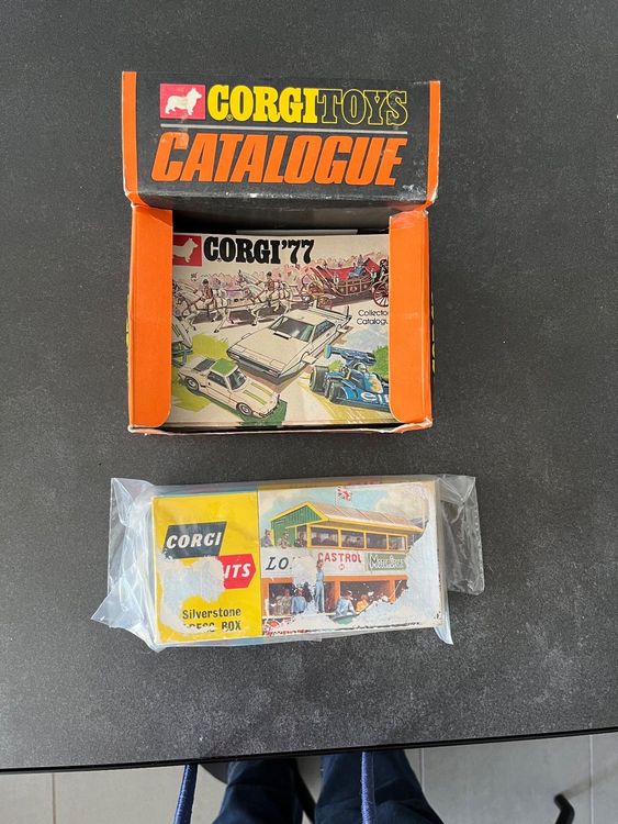 Corgi Toys Katalogbox und Silverstone Press Box (Gebraucht) in ...