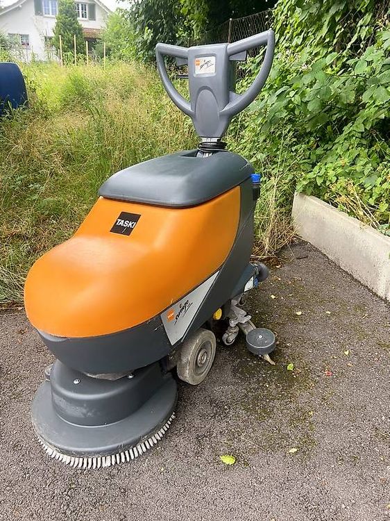 Taski swingo 450 scheuermaschine wetrok cleanfix) (Gebraucht) in Birr ...
