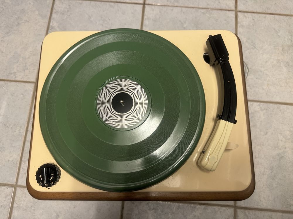 Thorens CB 33 PN Plattenspieler selten (Gebraucht) in Trimbach für CHF 149 – nur Abholung auf ...