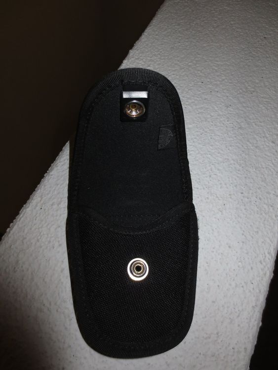 Handschellen - Holster Cobra (Gebraucht) in Steinmaur für CHF 10 – mit ...