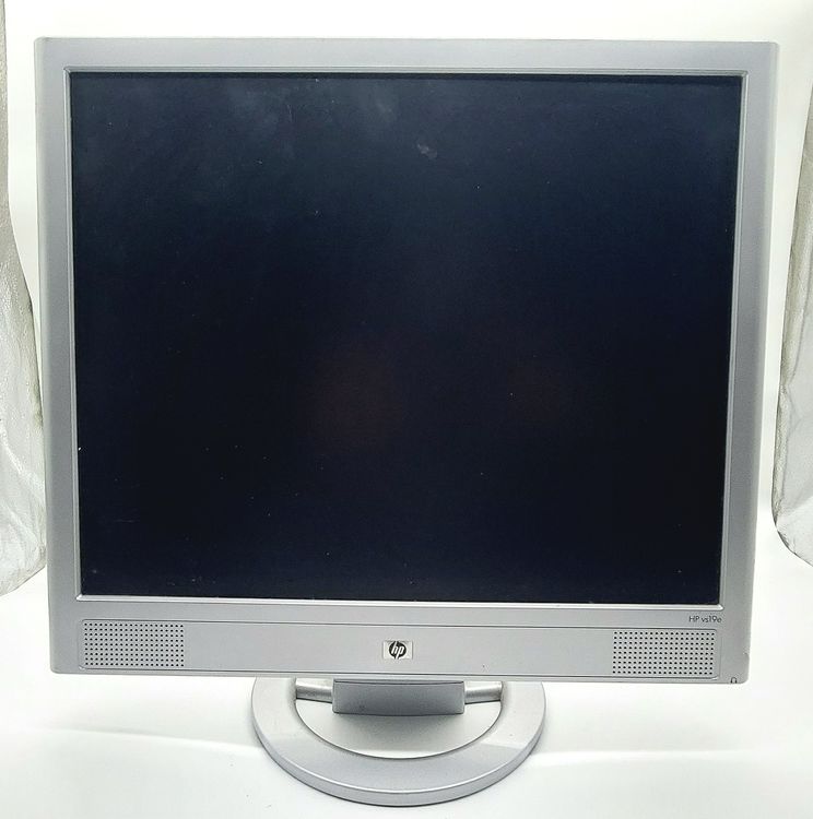 HP 19" Flat Panel LCD monitor (Gebraucht) in für CHF 1 – mit Lieferung ...