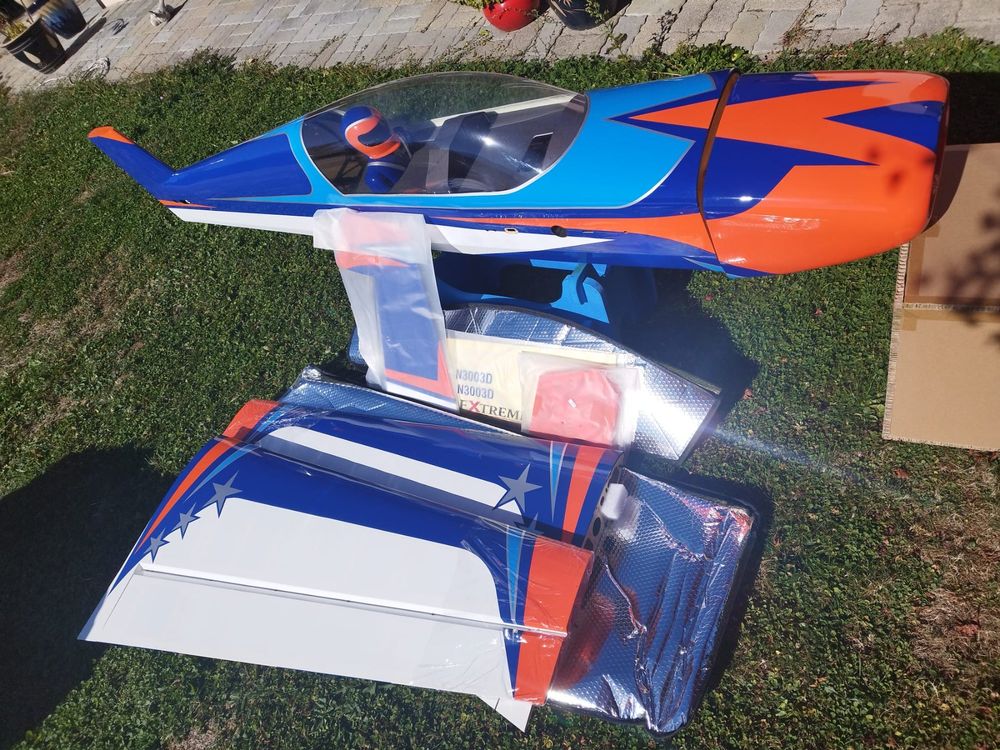 Extra 300 Extreme Flight 104" (Neu und originalverpackt) in Chénens für ...