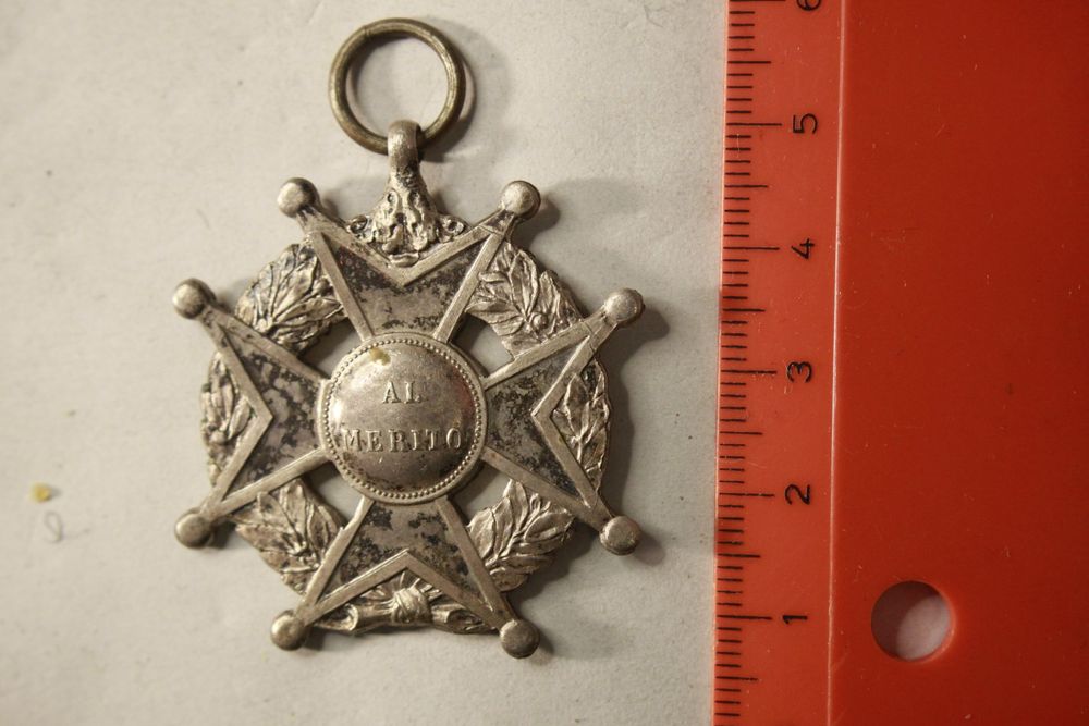 Medaille Al Merito (Gebraucht) in La plaine für CHF 8 – mit Lieferung ...