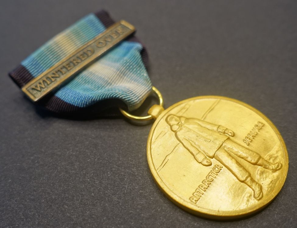 USA Antarctica Service Medal " Wintered Over " (Gebraucht) in Kappelen ...