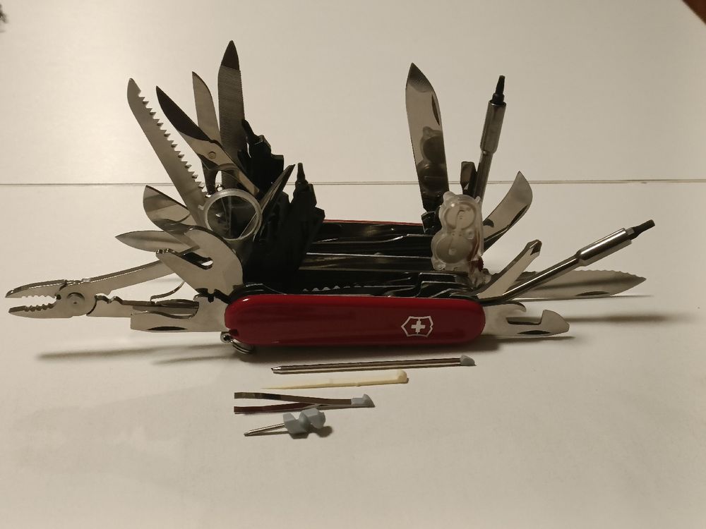 Big couteau Victorinox XXL 73 Neuf (Neu (gemäss Beschreibung)) in Vernayaz für CHF 262 – mit ...