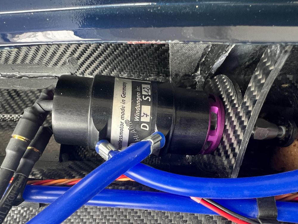 HPR06 Catamaran von Hanspeter Rotschi (CFK Bulletproof) (Neu (gemäss ...