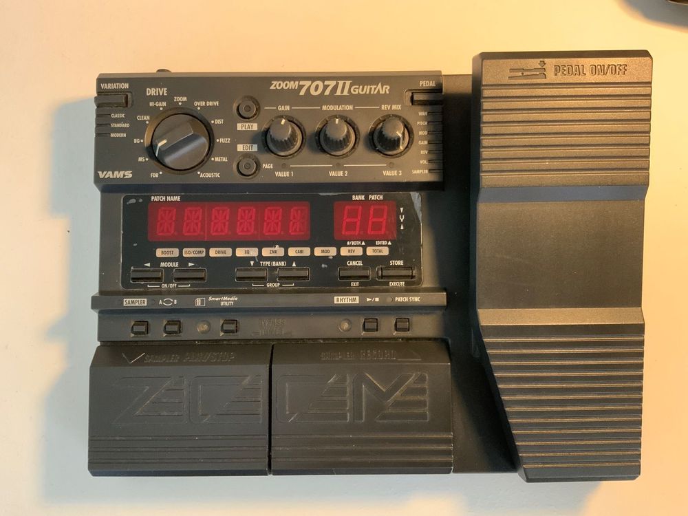 Multi -Effektgerät für Gitarre, Zoom 707 II Guitar (Gebraucht) in Bern ...