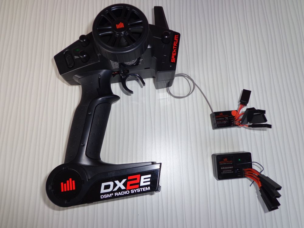 Spektrum DX2E DSM mit 2 Marine Empfänger (Gebraucht) in Camorino für ...