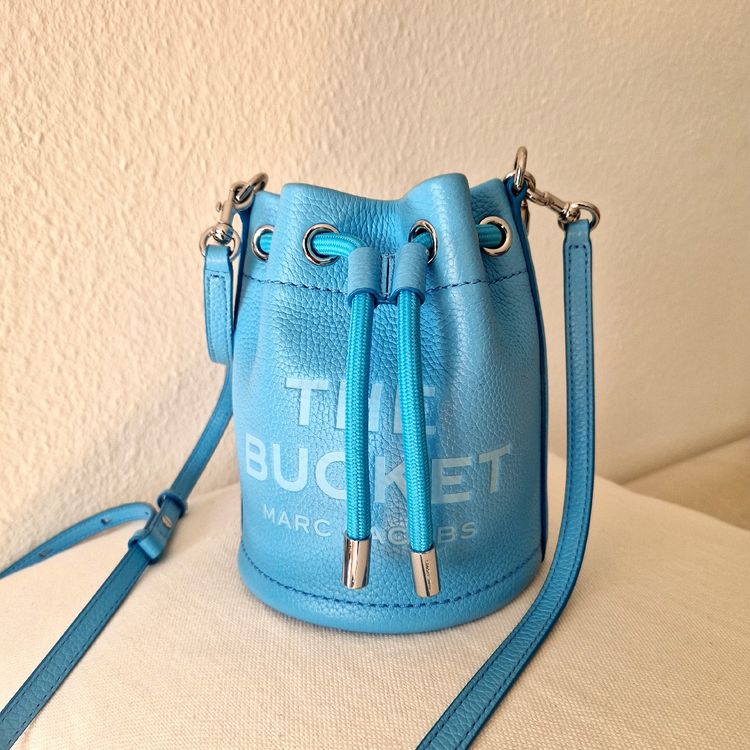 MARC JACOBS sac seau "The mini Bucket" bleu / turquoise (Neu (gemäss ...