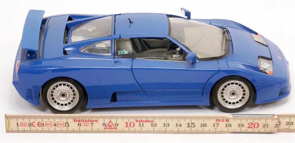 Bugatti 11 GB 1991 Burago 1:18 Vitrine (Gebraucht) in Bassersdorf für ...