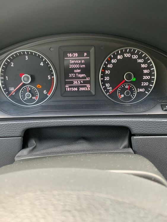 VW T5 Multivan 2.0 TDI 140PS TEAM mit Camping-Zubehör ab MFK | Kaufen auf Ricardo