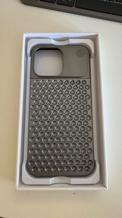 iPhone 15 Pro Max Metall Case (Neu (gemäss Beschreibung)) in Balgach ...