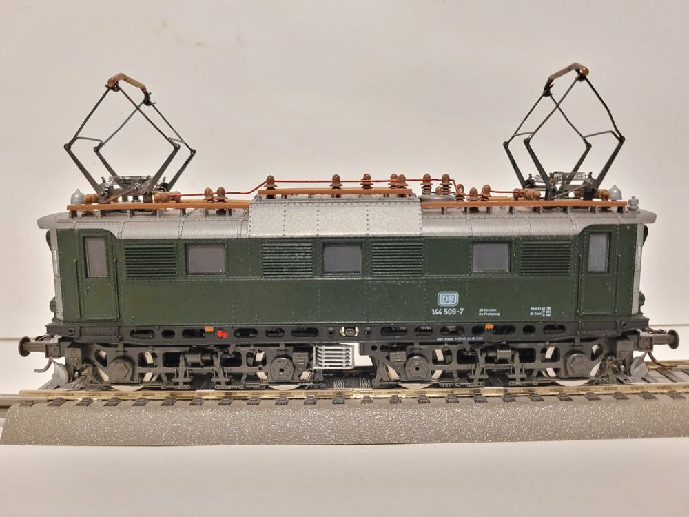 Locomotive HO Roco 4130 DB E 144 5 avec OVP (Gebraucht) in La Tour-de ...