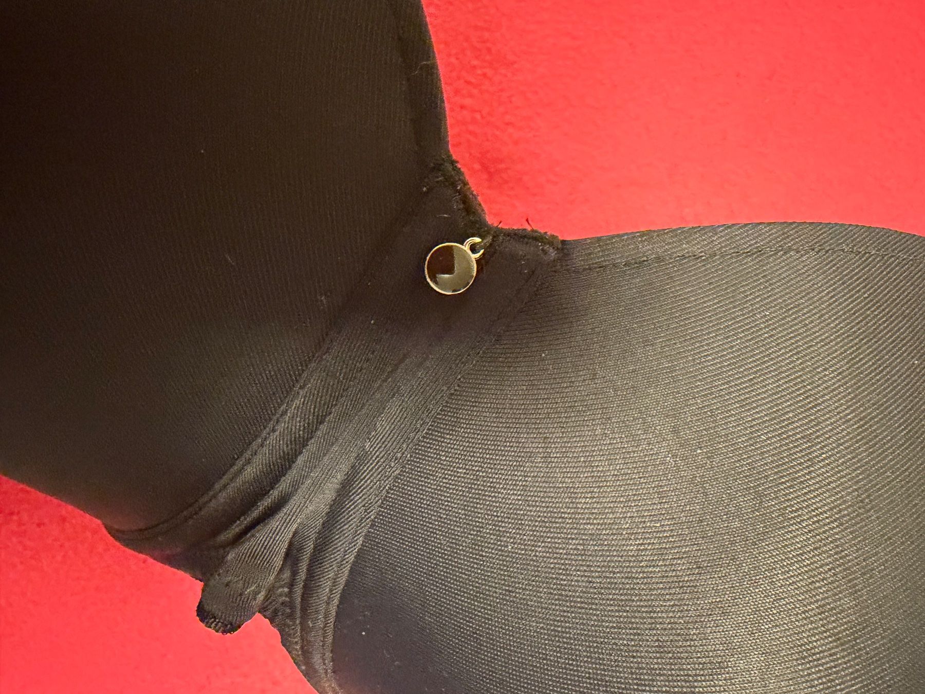 Schwarzer BH, Grösse 95D mit Bügel und Polster (Gebraucht) in Zürich ...