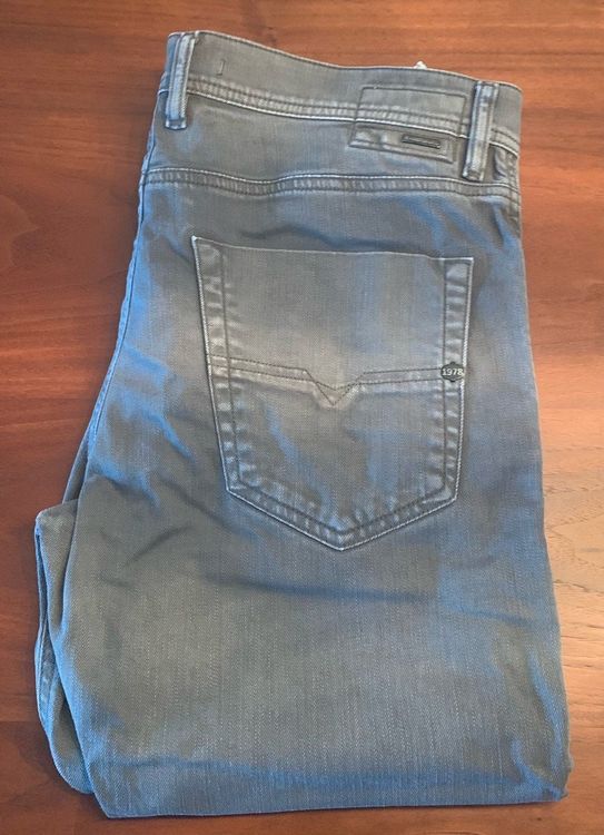 Herren Diesel Jeans Slim-Carrot KAKEE 0680J ungetragen | Kaufen auf Ricardo