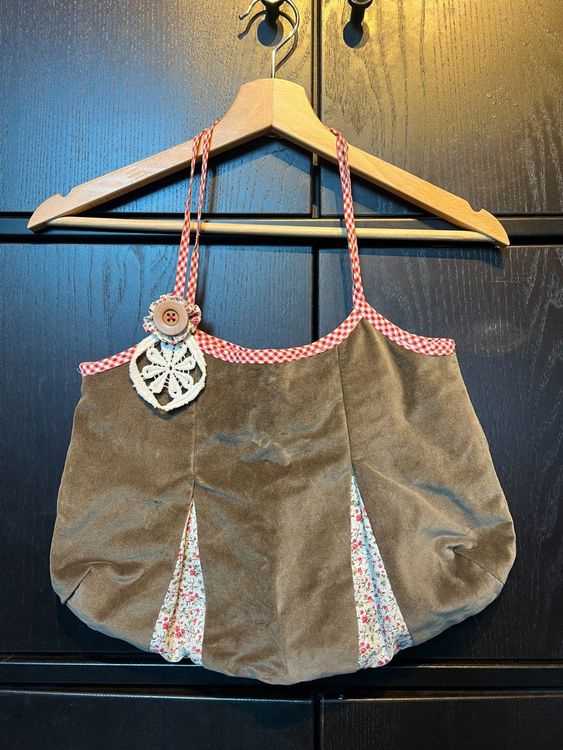 Samtene Handtasche, Vintage Style, Handarbeit (Gebraucht) in ...