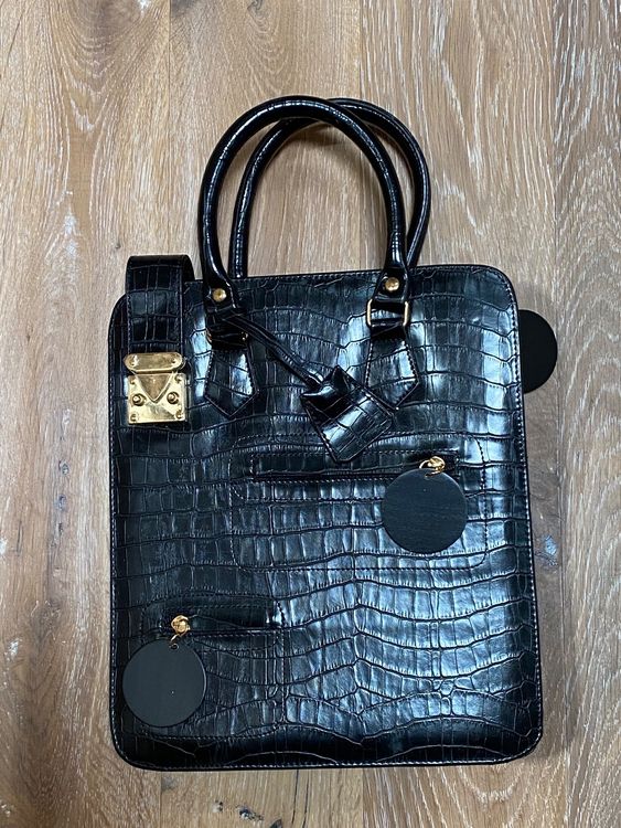 Great vintage black handbag in leather (Gebraucht) in Grund b. Gstaad ...